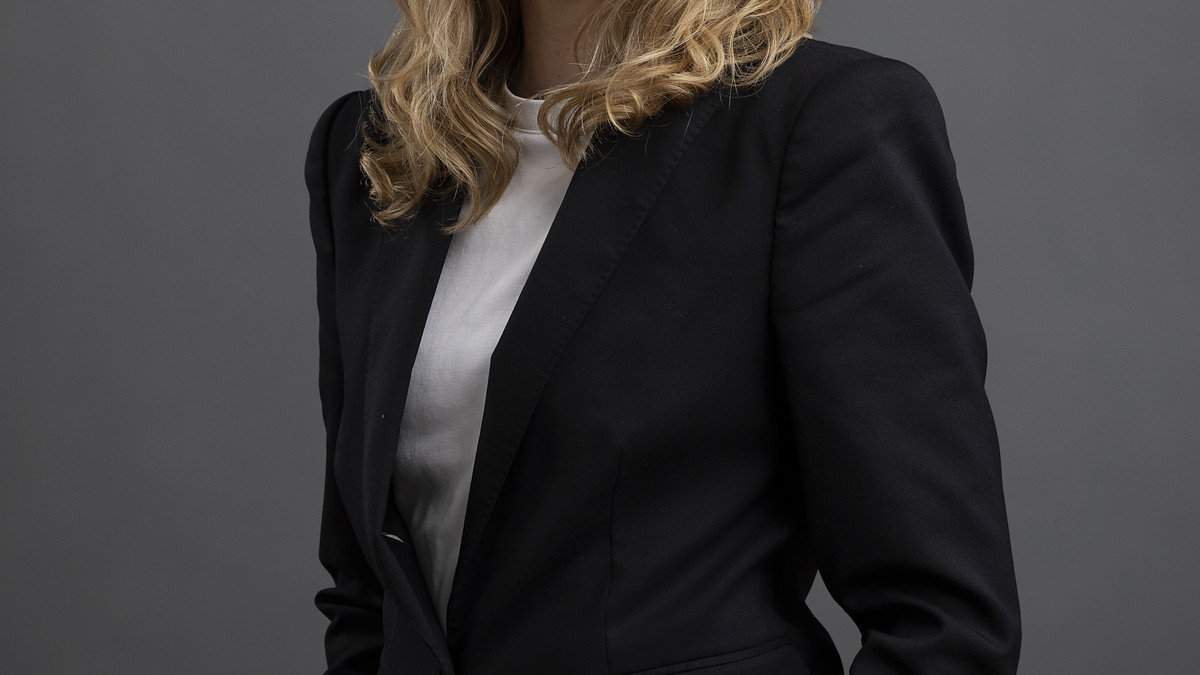Julie Hansen, Advokat | DLA Piper